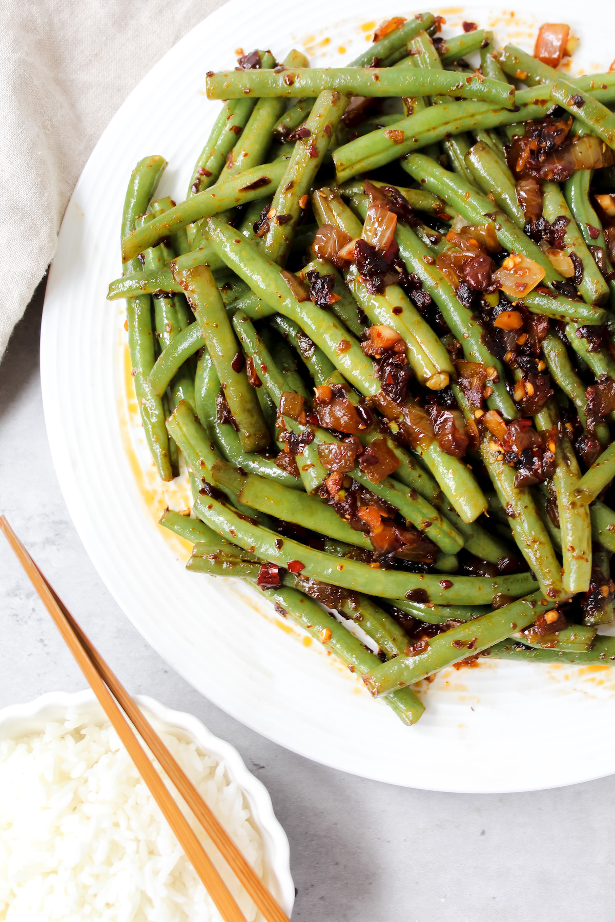 Easy Chili Crisp String Beans (vegan, gluten-free) - Nuts About Greens